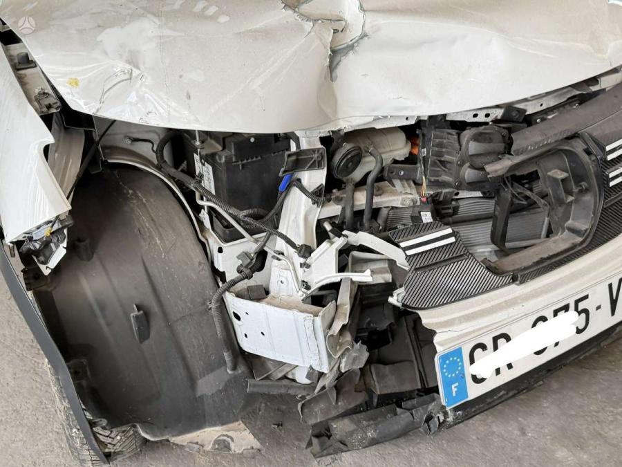 Balts Dacia Spring 2023 Viļņa, ar dzinēja tilpumu 0.00 L un nobraukumu 22 tūkst. km par 4200 €, foto 6 vietnē AUTOMOTO.COM.LV