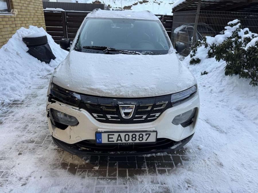 White Dacia Spring 2022 in Kaunas, with an engine capacity of 0.00 L and mileage of 43 thousand km for 4250 €, photo 1 on AUTOMOTO.COM.LV