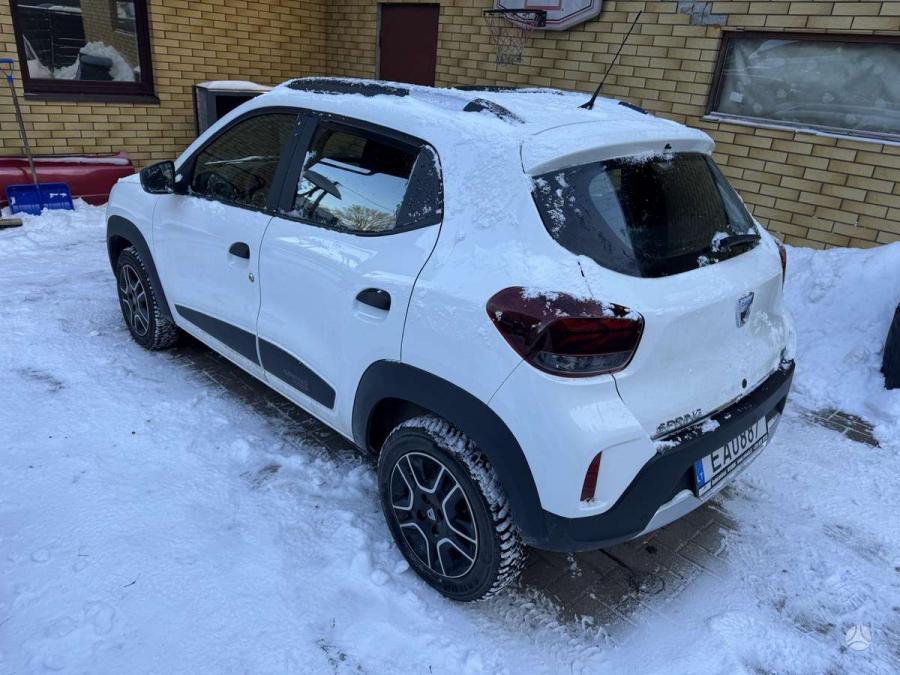 White Dacia Spring 2022 in Kaunas, with an engine capacity of 0.00 L and mileage of 43 thousand km for 4250 €, photo 3 on AUTOMOTO.COM.LV