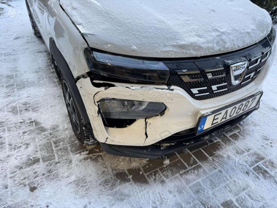 White Dacia Spring 2022 in Kaunas, with an engine capacity of 0.00 L and mileage of 43 thousand km for 4250 €, photo 12 on AUTOMOTO.COM.LV