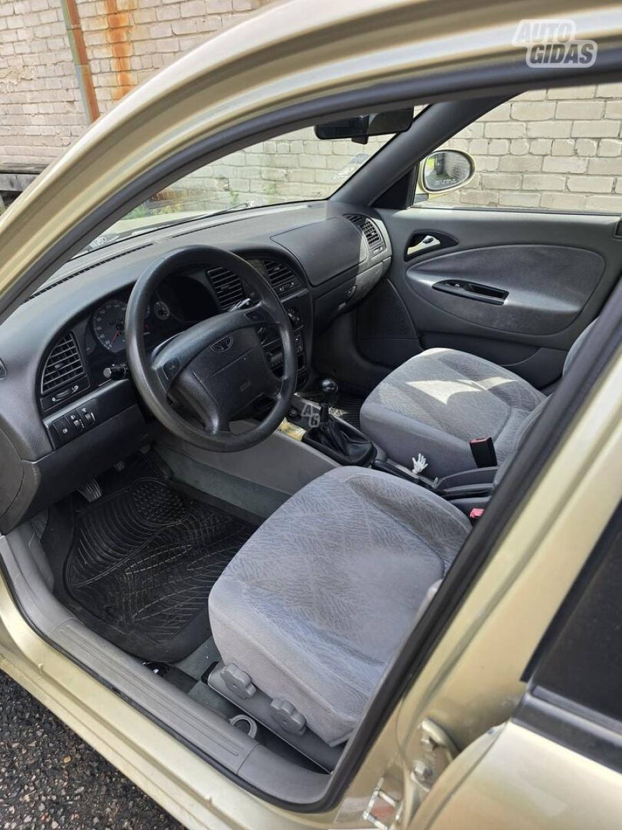 Daewoo Nubira 2000 in Jurbarkas, with an engine capacity of 1.60 L and mileage of 170 thousand km for 850 €, photo 6 on AUTOMOTO.COM.LV