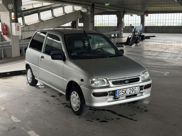 Pelēks Daihatsu Cuore 1998 Viļņa, ar dzinēja tilpumu 0.90 L un nobraukumu 190 tūkst. km par 3999 €, foto 1 vietnē AUTOMOTO.COM.LV