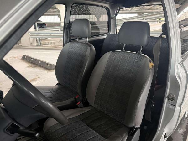 Pelēks Daihatsu Cuore 1998 Viļņa, ar dzinēja tilpumu 0.90 L un nobraukumu 190 tūkst. km par 3999 €, foto 6 vietnē AUTOMOTO.COM.LV