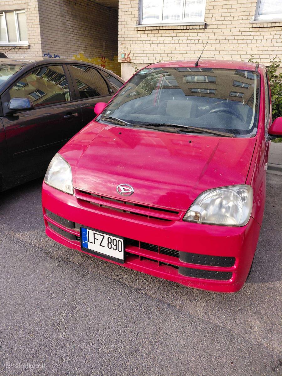 Red Daihatsu Cuore 2006 in Klaipeda, with an engine capacity of 1.00 L and mileage of 160 thousand km for 900 €, photo 3 on AUTOMOTO.COM.LV