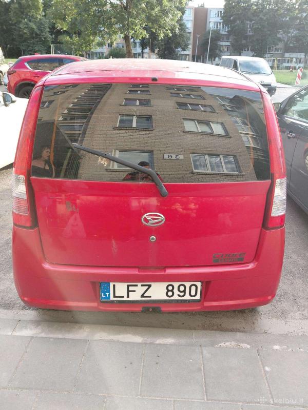 Red Daihatsu Cuore 2006 in Klaipeda, with an engine capacity of 1.00 L and mileage of 160 thousand km for 900 €, photo 4 on AUTOMOTO.COM.LV