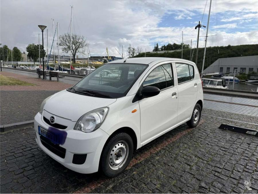 White Daihatsu Cuore 2008 in Klaipeda, with an engine capacity of 1.00 L and mileage of 233 thousand km for 880 €, photo 4 on AUTOMOTO.COM.LV