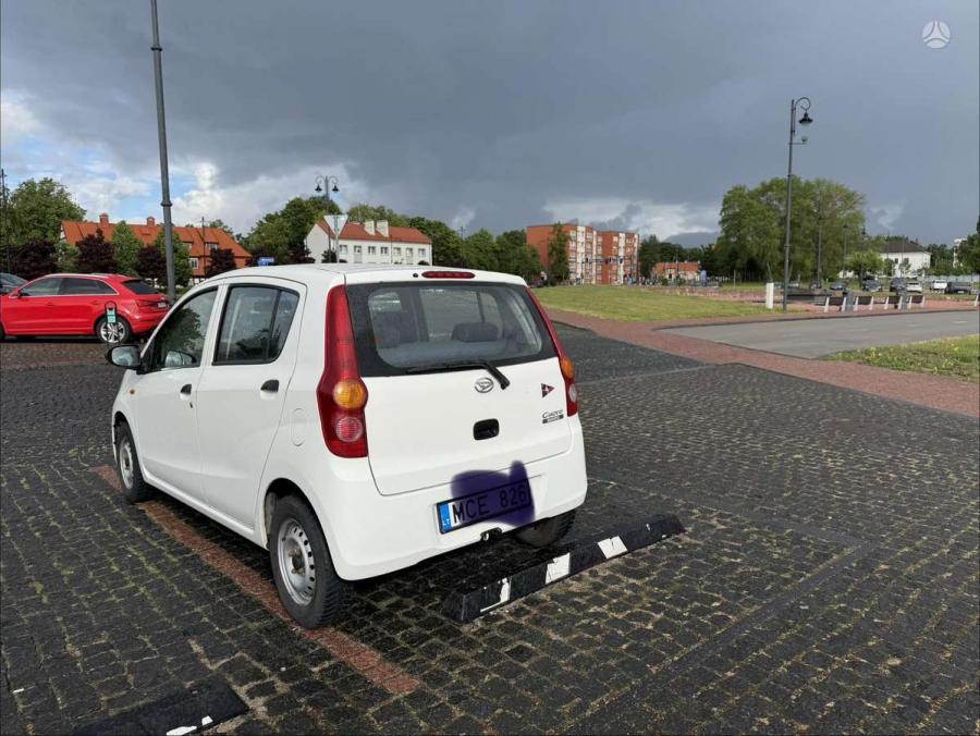 White Daihatsu Cuore 2008 in Klaipeda, with an engine capacity of 1.00 L and mileage of 233 thousand km for 880 €, photo 7 on AUTOMOTO.COM.LV