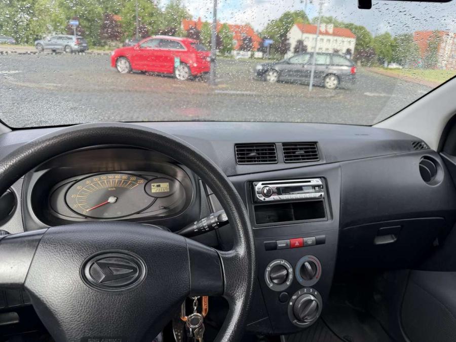 White Daihatsu Cuore 2008 in Klaipeda, with an engine capacity of 1.00 L and mileage of 233 thousand km for 880 €, photo 8 on AUTOMOTO.COM.LV