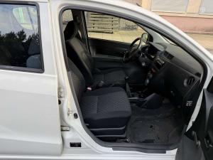 White Daihatsu Cuore 2008 in Klaipeda, with an engine capacity of 1.00 L and mileage of 233 thousand km for 880 €, photo 10 on AUTOMOTO.COM.LV