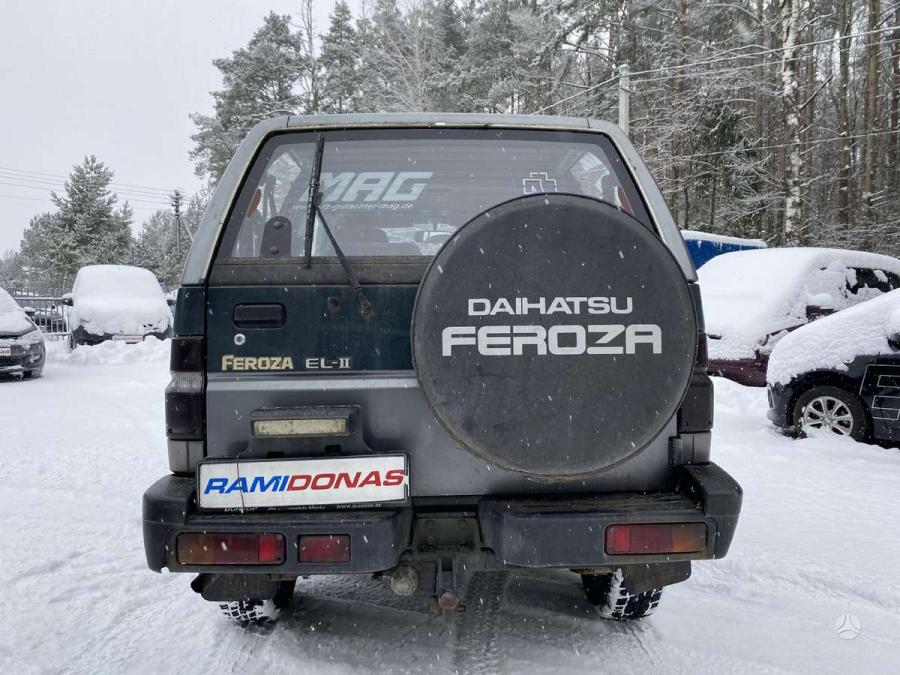 Green Daihatsu Feroza 1992 in Jonava, with an engine capacity of 1.59 L and mileage of 66 thousand km for 2350 €, photo 5 on AUTOMOTO.COM.LV