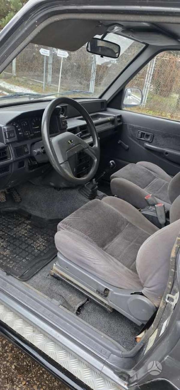 Pelēks Daihatsu Feroza 1991 Viļņa, ar dzinēja tilpumu 1.60 L un nobraukumu 193 tūkst. km par 1380 €, foto 10 vietnē AUTOMOTO.COM.LV