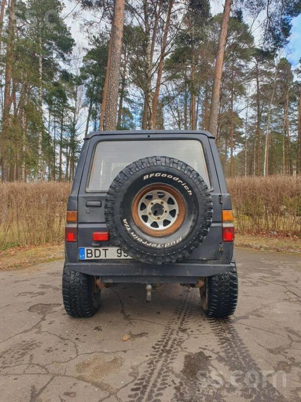 Melns Daihatsu Rocky 1996 Rīga, ar dzinēja tilpumu 3.00 L un nobraukumu 233 tūkst. km par 2500 €, foto 7 vietnē AUTOMOTO.COM.LV