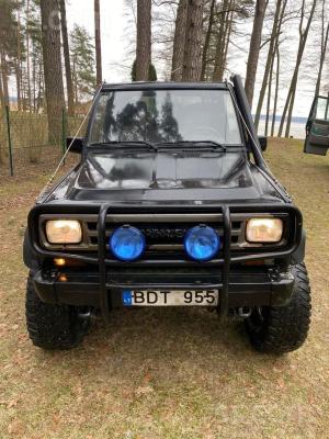 Black Daihatsu Rocky 1996 in Riga, with an engine capacity of 3.00 L and mileage of 233 thousand km for 2500 €, photo 10 on AUTOMOTO.COM.LV
