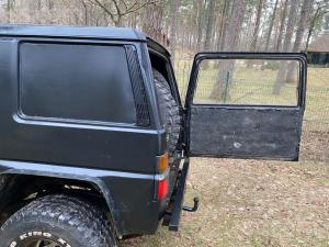 Black Daihatsu Rocky 1996 in Riga, with an engine capacity of 3.00 L and mileage of 233 thousand km for 2500 €, photo 18 on AUTOMOTO.COM.LV