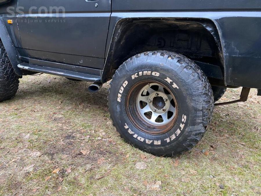 Black Daihatsu Rocky 1996 in Riga, with an engine capacity of 3.00 L and mileage of 233 thousand km for 2500 €, photo 19 on AUTOMOTO.COM.LV