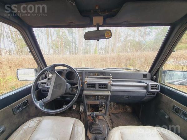 Черный Дайхатсу Роки 1996 в Рига, объемом двигателя 3.00 л и пробегом 233 тыс. км за 1950 €, фото 2 на AUTOMOTO.COM.LV