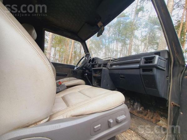 Черный Дайхатсу Роки 1996 в Рига, объемом двигателя 3.00 л и пробегом 233 тыс. км за 1950 €, фото 5 на AUTOMOTO.COM.LV