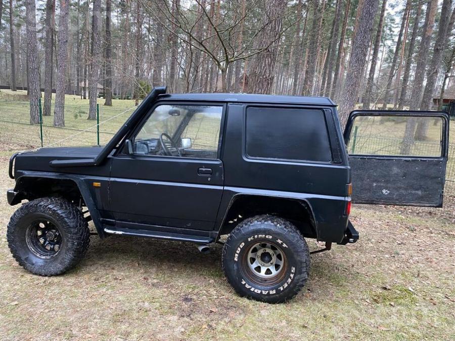 Melns Daihatsu Rocky 1996 Rīga, ar dzinēja tilpumu 3.00 L un nobraukumu 233 tūkst. km par 1950 €, foto 21 vietnē AUTOMOTO.COM.LV