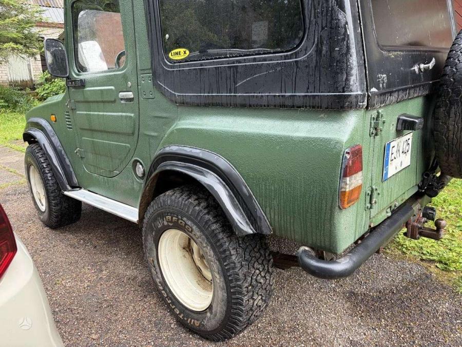 Zaļš Daihatsu Rocky 1984 Molėtai, ar dzinēja tilpumu 2.77 L un nobraukumu 275 tūkst. km par 7500 €, foto 4 vietnē AUTOMOTO.COM.LV