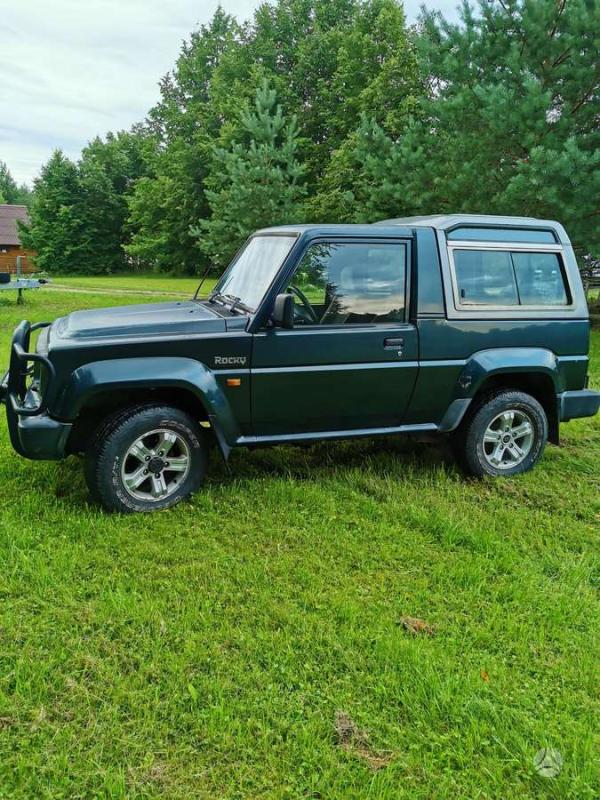 Green Daihatsu Rocky 1997 in Utena, with an engine capacity of 2.77 L and mileage of 207 thousand km for 3700 €, photo 1 on AUTOMOTO.COM.LV