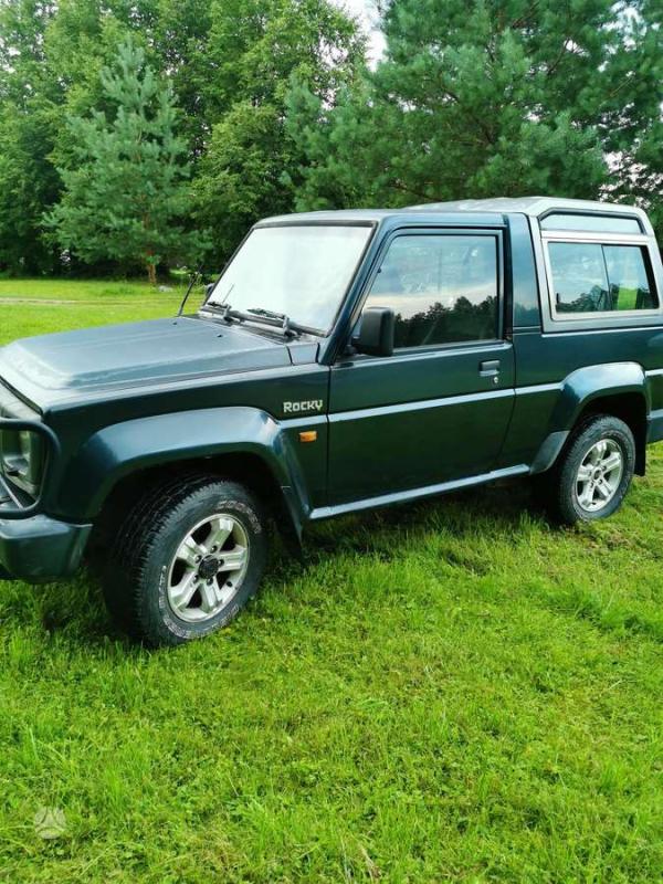 Green Daihatsu Rocky 1997 in Utena, with an engine capacity of 2.77 L and mileage of 207 thousand km for 3700 €, photo 5 on AUTOMOTO.COM.LV