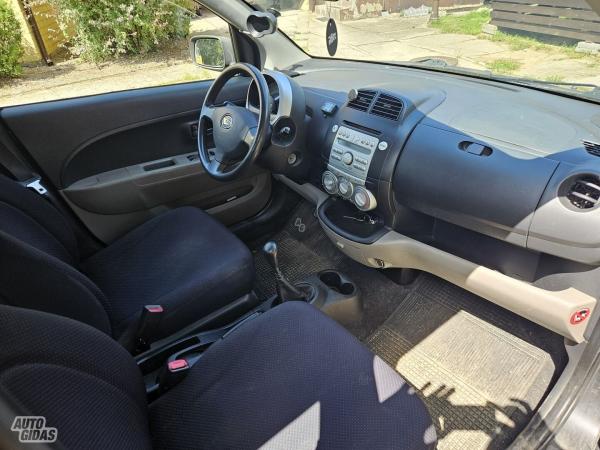 Black Daihatsu Sirion 2006 in Vilnius, with an engine capacity of 1.00 L and mileage of 260 thousand km for 400 €, photo 2 on AUTOMOTO.COM.LV