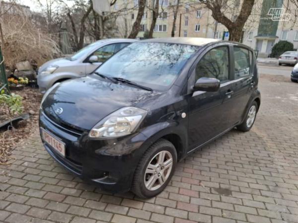 Black Daihatsu Sirion 2008 in Vilnius, with an engine capacity of 1.30 L and mileage of 170 thousand km for 1550 €, photo 1 on AUTOMOTO.COM.LV