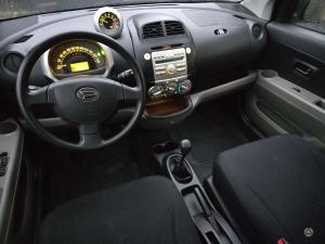 Black Daihatsu Sirion 2009 in Kelme, with an engine capacity of 1.30 L and mileage of 211 thousand km for 1700 €, photo 10 on AUTOMOTO.COM.LV