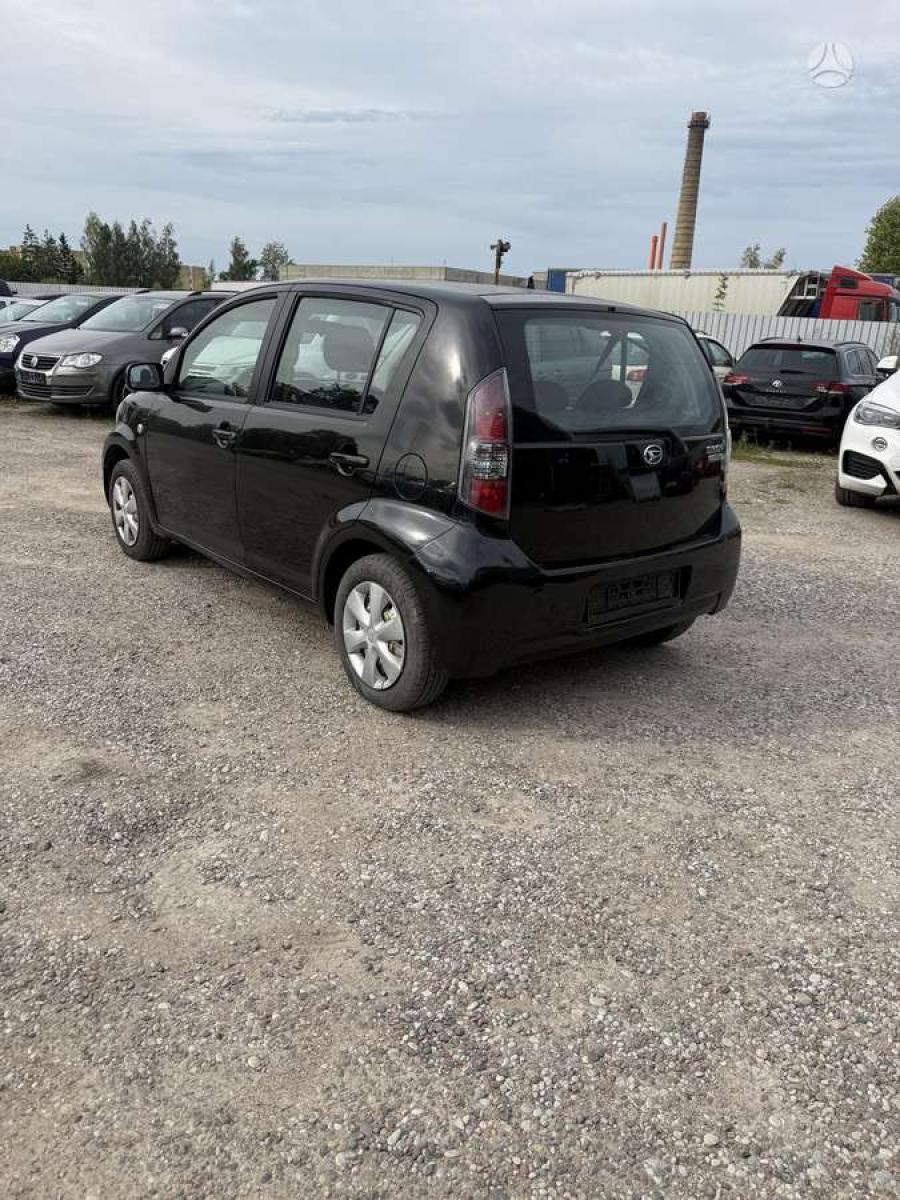 Black Daihatsu Sirion 2011 in Jurbarkas, with an engine capacity of 1.00 L and mileage of 220 thousand km for 1599 €, photo 12 on AUTOMOTO.COM.LV