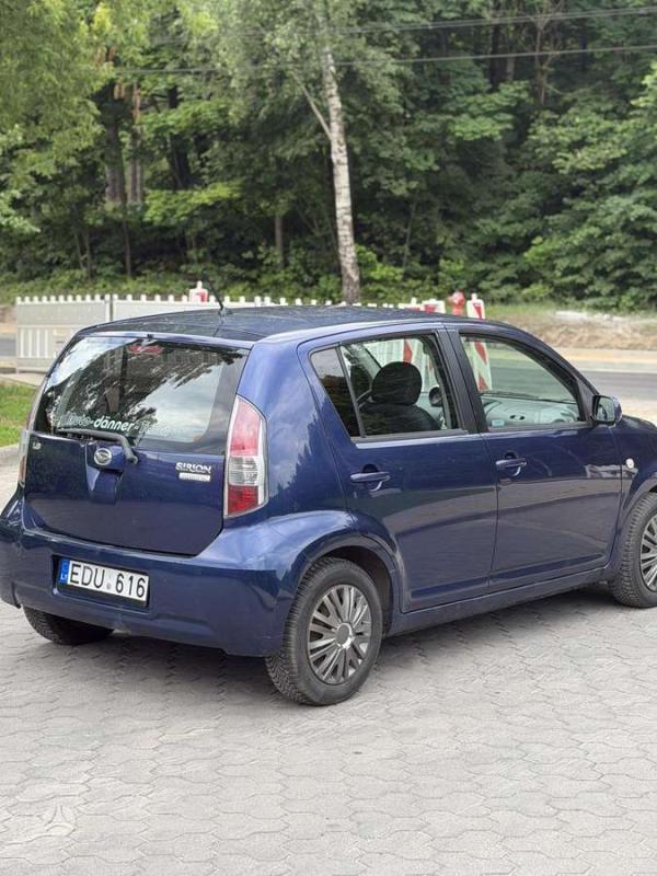 Zils Daihatsu Sirion 2006 Viļņa, ar dzinēja tilpumu 1.30 L un nobraukumu 165 tūkst. km par 890 €, foto 4 vietnē AUTOMOTO.COM.LV