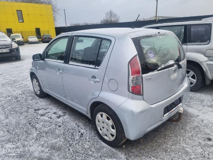 Pelēks Daihatsu Sirion 2006 Kauņa, ar dzinēja tilpumu 1.30 L un nobraukumu 200 tūkst. km par 1100 €, foto 2 vietnē AUTOMOTO.COM.LV