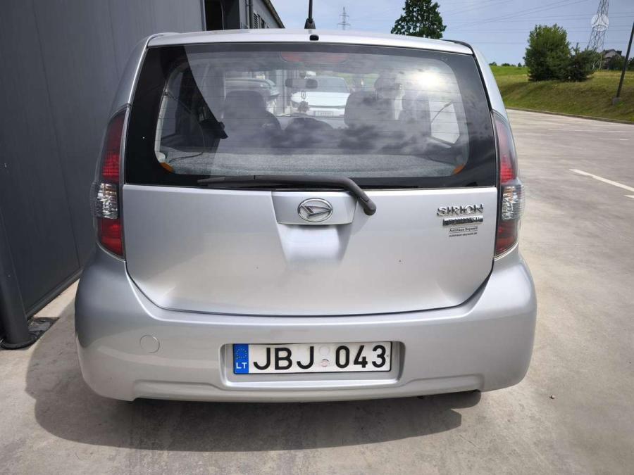 Pelēks Daihatsu Sirion 2008 Kauņa, ar dzinēja tilpumu 1.30 L un nobraukumu 176 tūkst. km par 1999 €, foto 5 vietnē AUTOMOTO.COM.LV