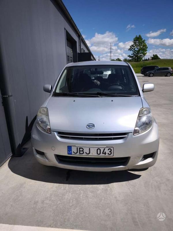 Pelēks Daihatsu Sirion 2008 Kauņa, ar dzinēja tilpumu 1.30 L un nobraukumu 176 tūkst. km par 1999 €, foto 6 vietnē AUTOMOTO.COM.LV