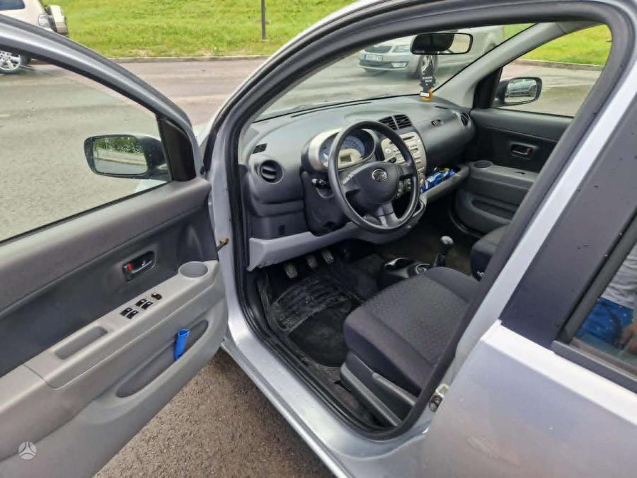 Grey Daihatsu Sirion 2008 in Kaunas, with an engine capacity of 1.00 L and mileage of 151 thousand km for 1350 €, photo 7 on AUTOMOTO.COM.LV