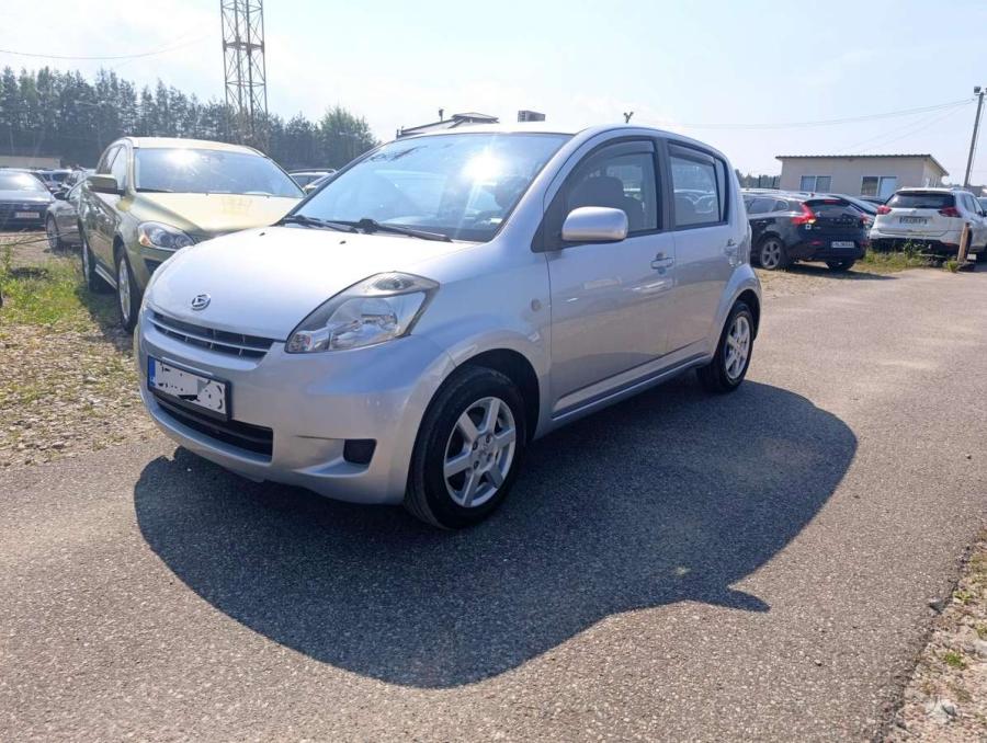 Grey Daihatsu Sirion 2008 in Vilnius, with an engine capacity of 1.30 L and mileage of 176 thousand km for 2950 €, photo 1 on AUTOMOTO.COM.LV