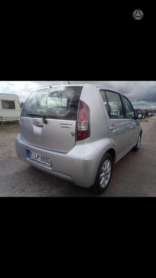 Pelēks Daihatsu Sirion 2009 Viļņa, ar dzinēja tilpumu 1.30 L un nobraukumu 96 tūkst. km par 3950 €, foto 6 vietnē AUTOMOTO.COM.LV
