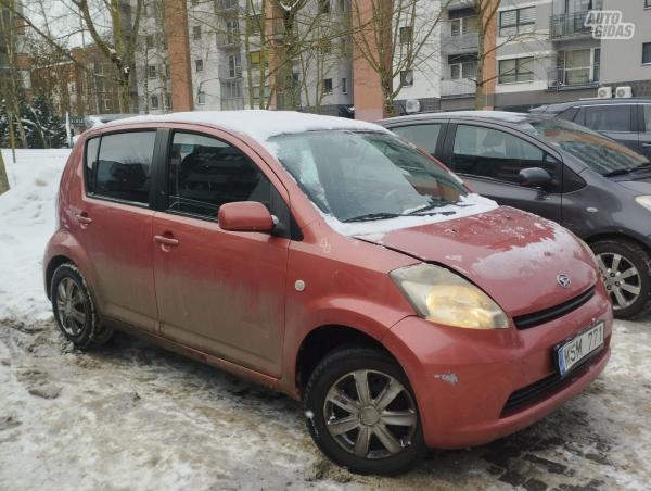 Daihatsu Sirion 2005 Viļņa, ar dzinēja tilpumu 1.00 L un nobraukumu 188 tūkst. km par 400 €, foto 1 vietnē AUTOMOTO.COM.LV
