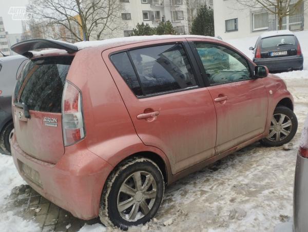 Daihatsu Sirion 2005 Viļņa, ar dzinēja tilpumu 1.00 L un nobraukumu 188 tūkst. km par 400 €, foto 2 vietnē AUTOMOTO.COM.LV