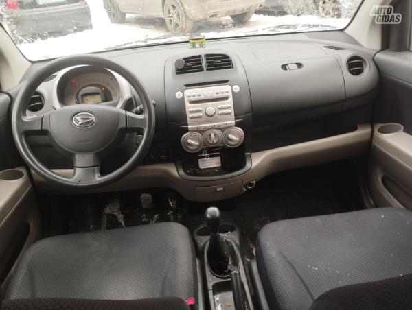 Daihatsu Sirion 2005 Viļņa, ar dzinēja tilpumu 1.00 L un nobraukumu 188 tūkst. km par 400 €, foto 10 vietnē AUTOMOTO.COM.LV
