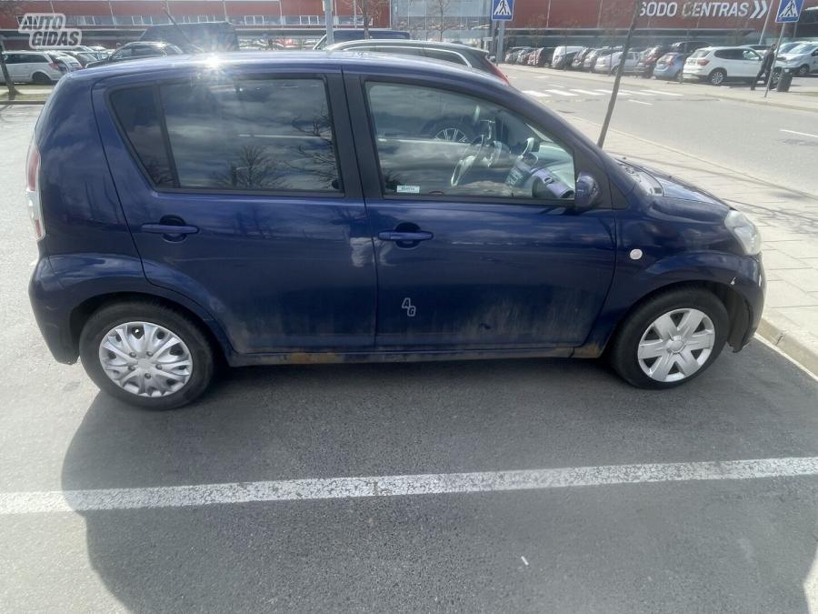 Daihatsu Sirion 2011 Viļņa, ar dzinēja tilpumu 1.30 L un nobraukumu 346 tūkst. km par 649 €, foto 5 vietnē AUTOMOTO.COM.LV