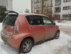 Red Daihatsu Sirion 2005 in Vilnius, with an engine capacity of 1.00 L and mileage of 181 thousand km for 750 €, photo 4 on AUTOMOTO.COM.LV