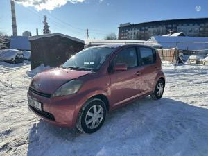 Yellow Daihatsu Sirion 2005 in Vilnius, with an engine capacity of 1.00 L and mileage of 225 thousand km for 590 €, photo 4 on AUTOMOTO.COM.LV