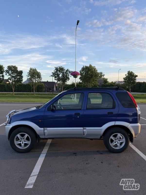 Zils Daihatsu Terios 2000 Kauņa, ar dzinēja tilpumu 1.30 L un nobraukumu 165 tūkst. km par 4000 €, foto 2 vietnē AUTOMOTO.COM.LV