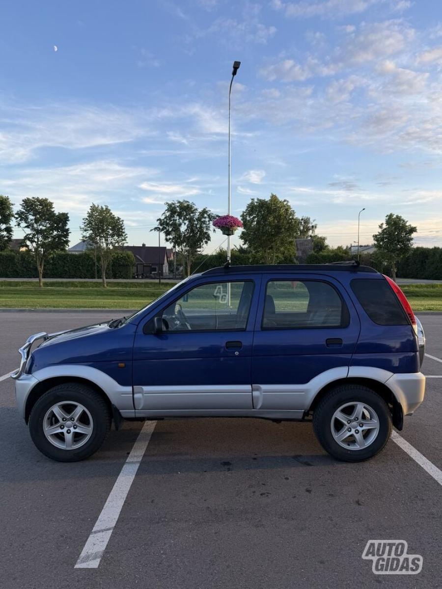 Zils Daihatsu Terios 2000 Kauņa, ar dzinēja tilpumu 1.30 L un nobraukumu 165 tūkst. km par 4000 €, foto 3 vietnē AUTOMOTO.COM.LV