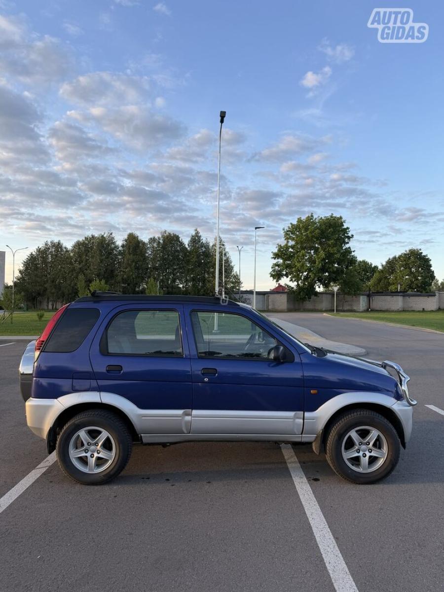 Zils Daihatsu Terios 2000 Kauņa, ar dzinēja tilpumu 1.30 L un nobraukumu 165 tūkst. km par 4000 €, foto 4 vietnē AUTOMOTO.COM.LV