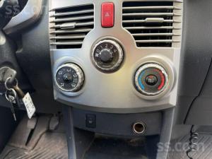 Zils Daihatsu Terios 2006 Daugavpils, ar dzinēja tilpumu 1.50 L un nobraukumu 240 tūkst. km par 4200 €, foto 4 vietnē AUTOMOTO.COM.LV