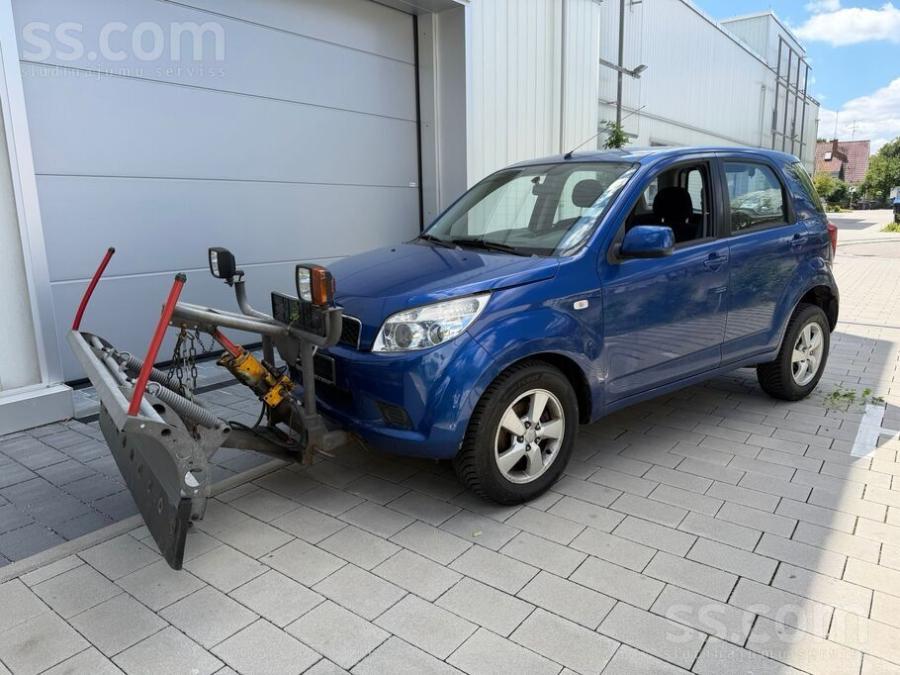 Zils Daihatsu Terios 2006 Daugavpils, ar dzinēja tilpumu 1.50 L un nobraukumu 240 tūkst. km par 4200 €, foto 7 vietnē AUTOMOTO.COM.LV