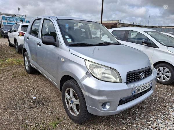 Grey Daihatsu Terios 2009 in Taurage, with an engine capacity of 1.50 L and mileage of 152 thousand km for 1200 €, photo 8 on AUTOMOTO.COM.LV