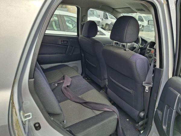 Grey Daihatsu Terios 2009 in Taurage, with an engine capacity of 1.50 L and mileage of 152 thousand km for 1200 €, photo 10 on AUTOMOTO.COM.LV