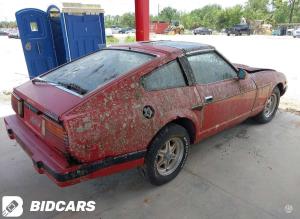 Sarkans Datsun 280Z 1983 Panevēža, ar dzinēja tilpumu 2.75 L un nobraukumu 350 tūkst. km par 6300 €, foto 2 vietnē AUTOMOTO.COM.LV